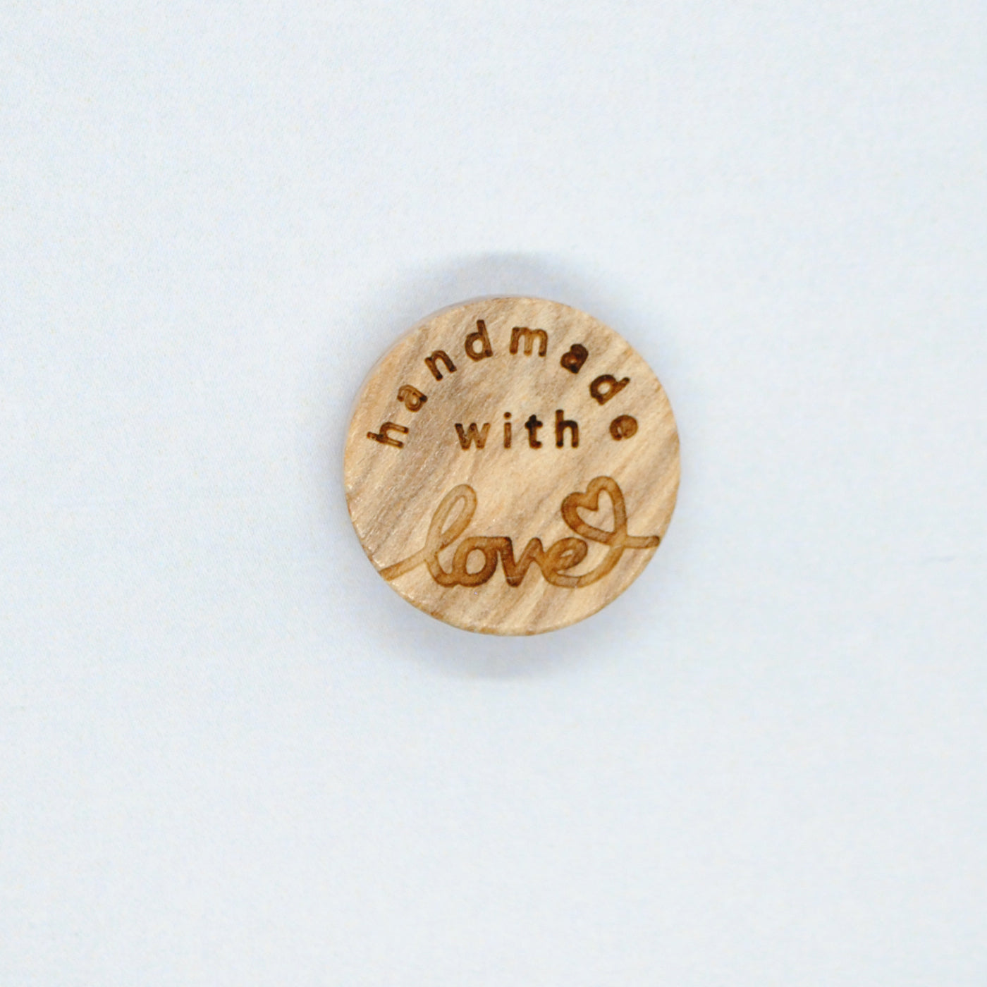 Knap i træ - Handmade with love